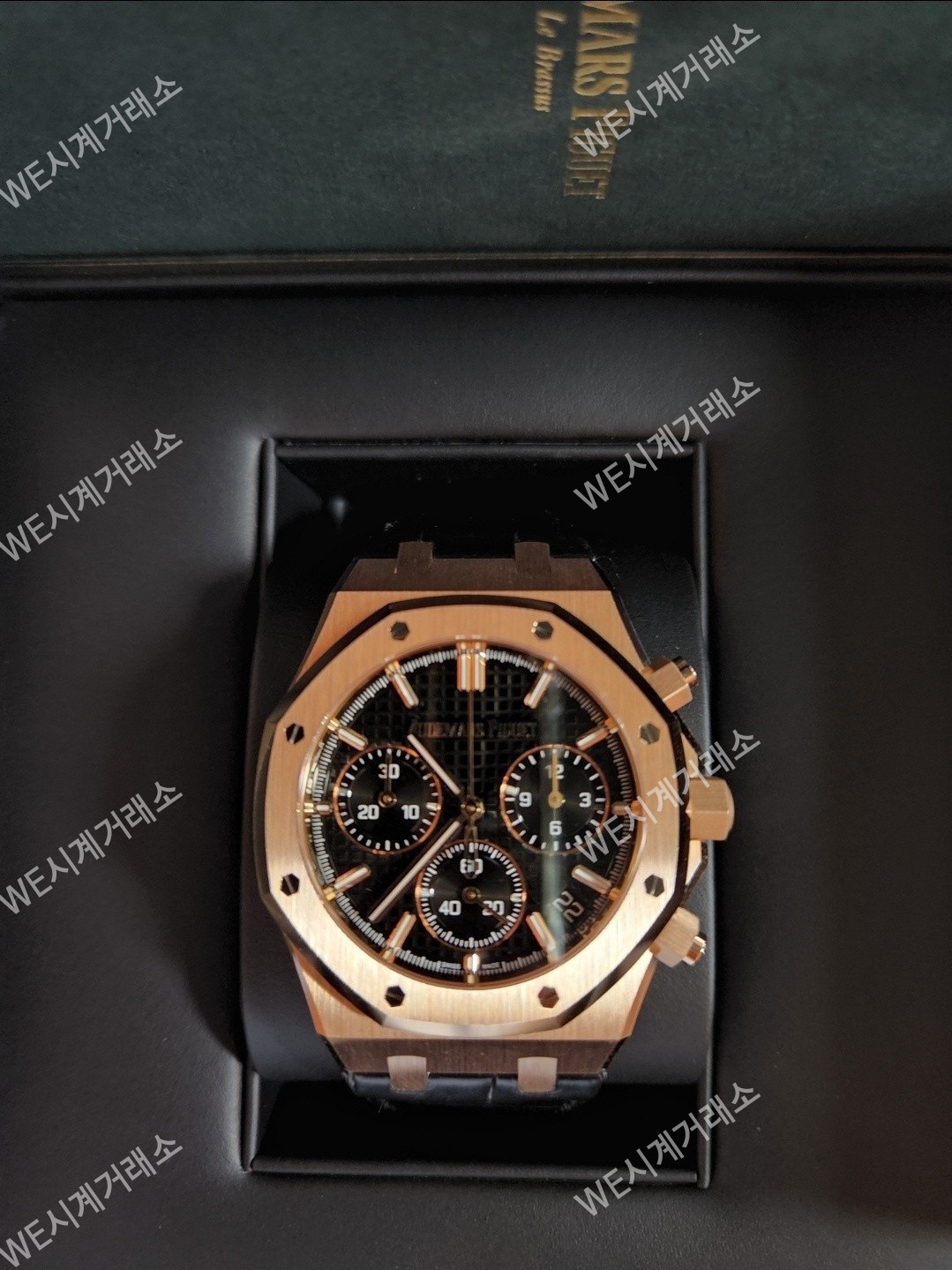 시계거래소 공식사이트 - 오데마피게 로얄오크 크로노그래프 26240 OR 50주년!! 금통 검판 새 제품!! : 100,000,000원