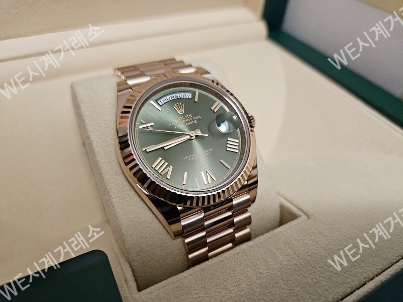 시계거래소 공식사이트 - 롤렉스 데이데이트 40 로즈골드 올리브그린 새제품 : 70,000,000원