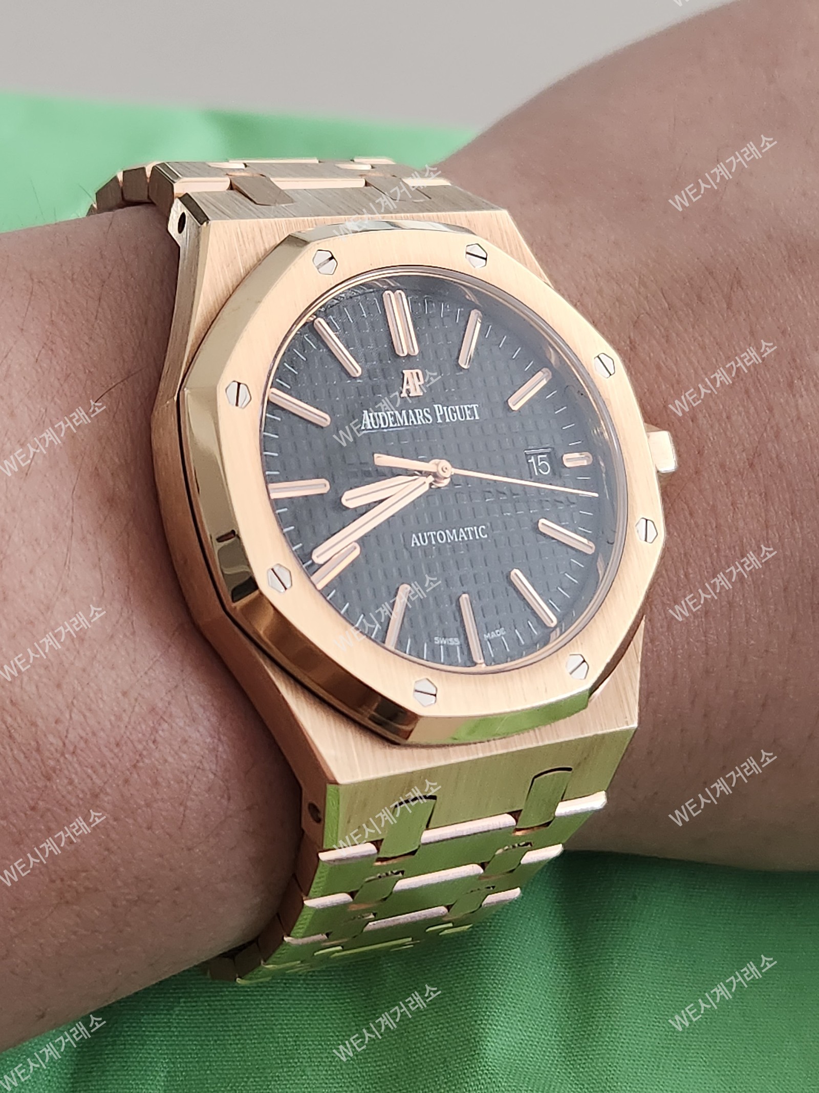 시계거래소 공식사이트 - AP 로얄오크 15400 금통 검판 17년 8월 해외 : 83,000,000원