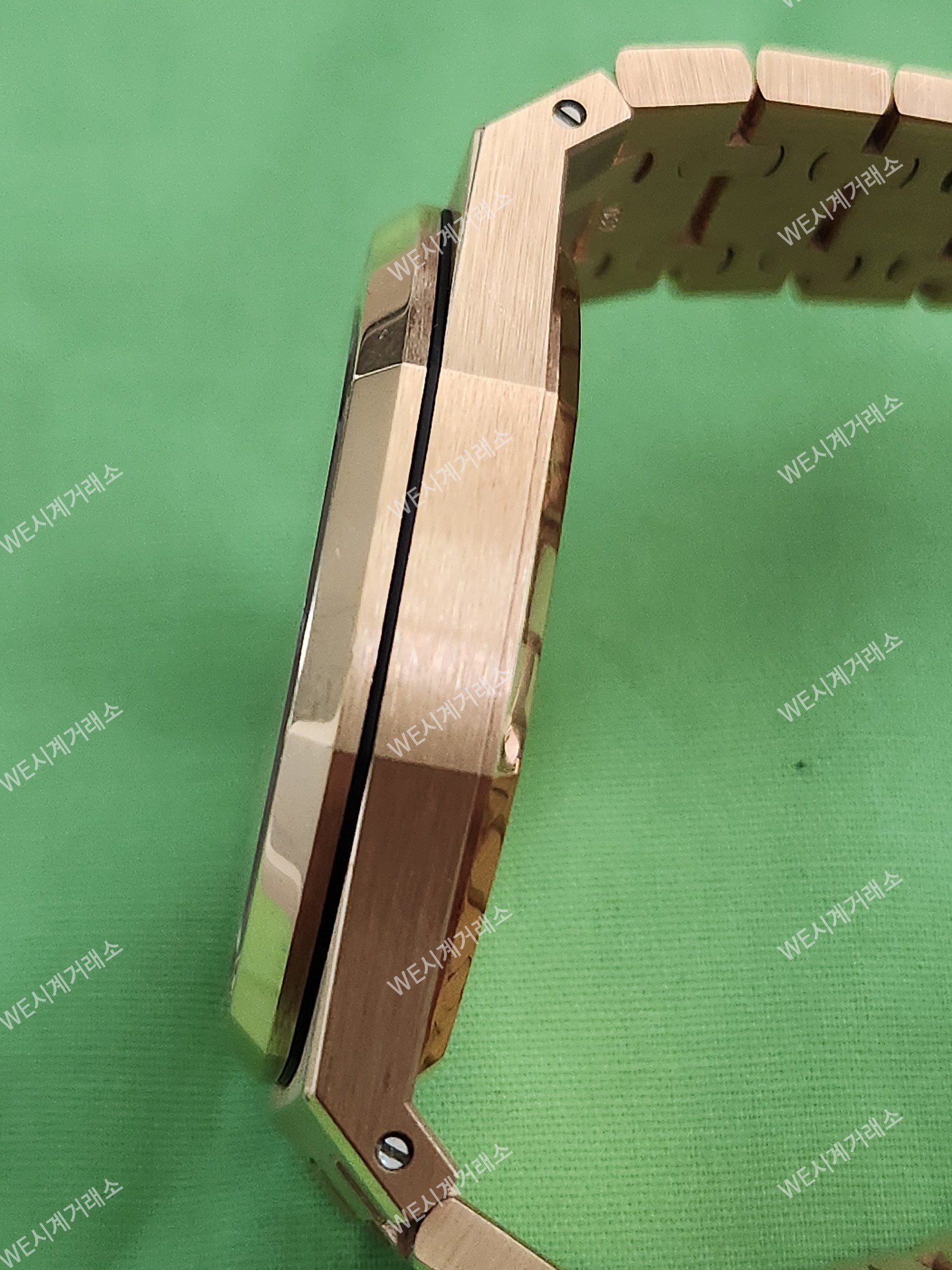 시계거래소 공식사이트 - AP 로얄오크 15400 금통 검판 17년 8월 해외 : 83,000,000원