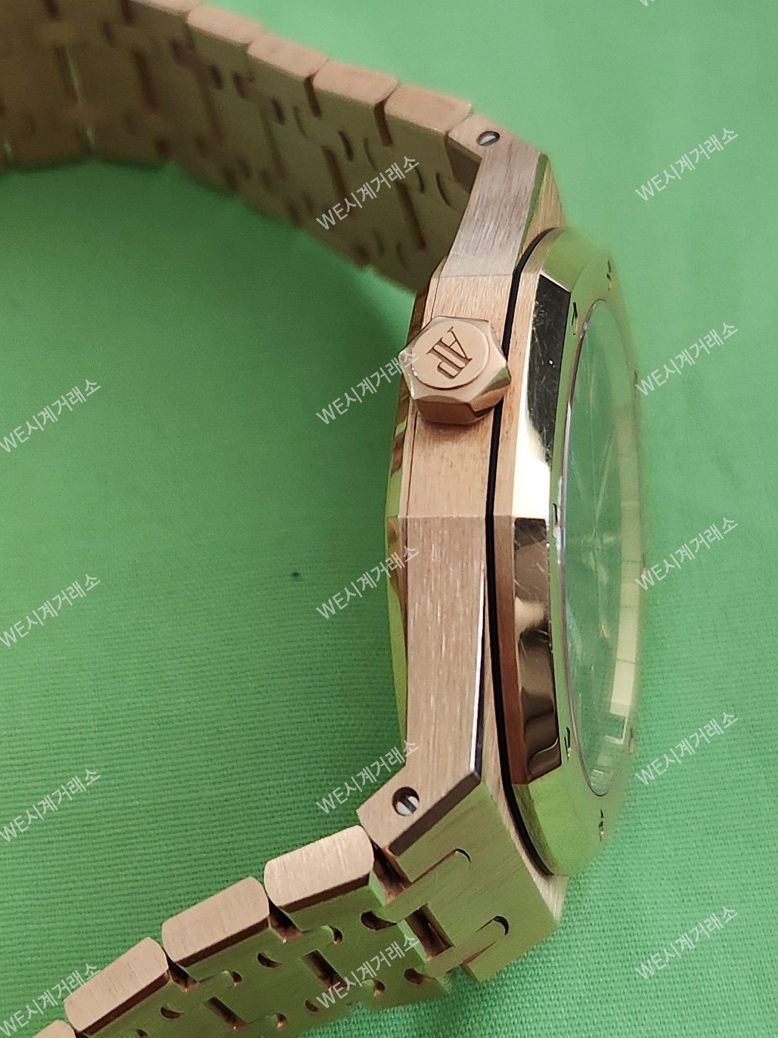 시계거래소 공식사이트 - AP 로얄오크 15400 금통 검판 17년 8월 해외 : 83,000,000원